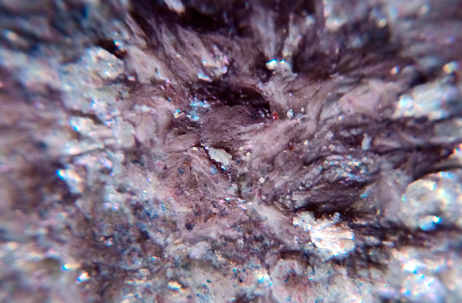 Crystal formation and structural differences - Albagems